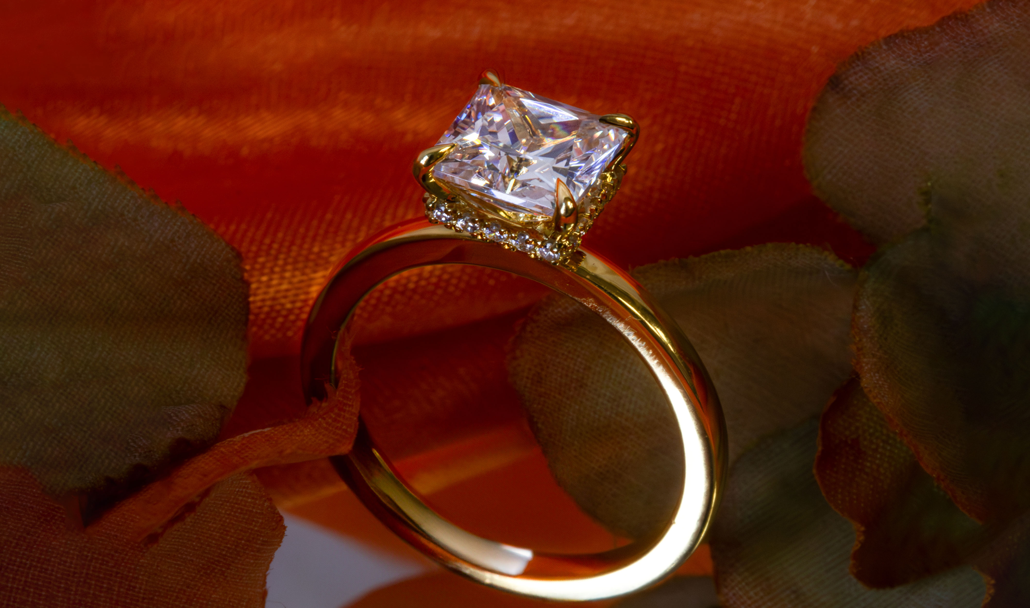 How to Tell if a Diamond is Real | Diamond Quarter